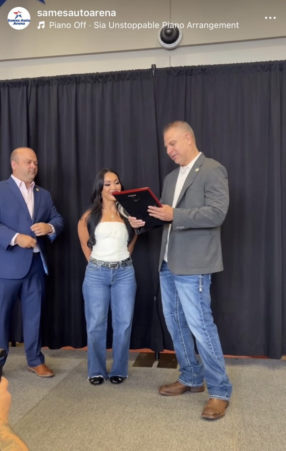 City of Laredo Honors Hometown Hero Roxanne Perez - Texas Politics